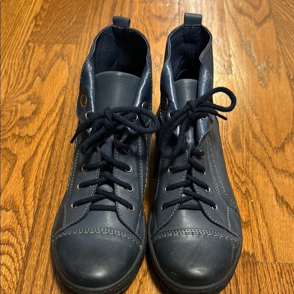 Overland | Shoes | Overland Blue Leather Lace Up Ankle Boots Sz 39 ...